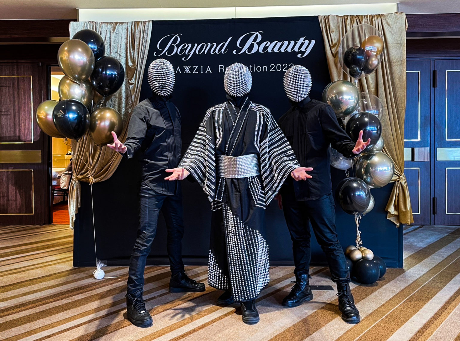 XTRAP｜Official site｜LED Dance Performance｜Art of Finger dance